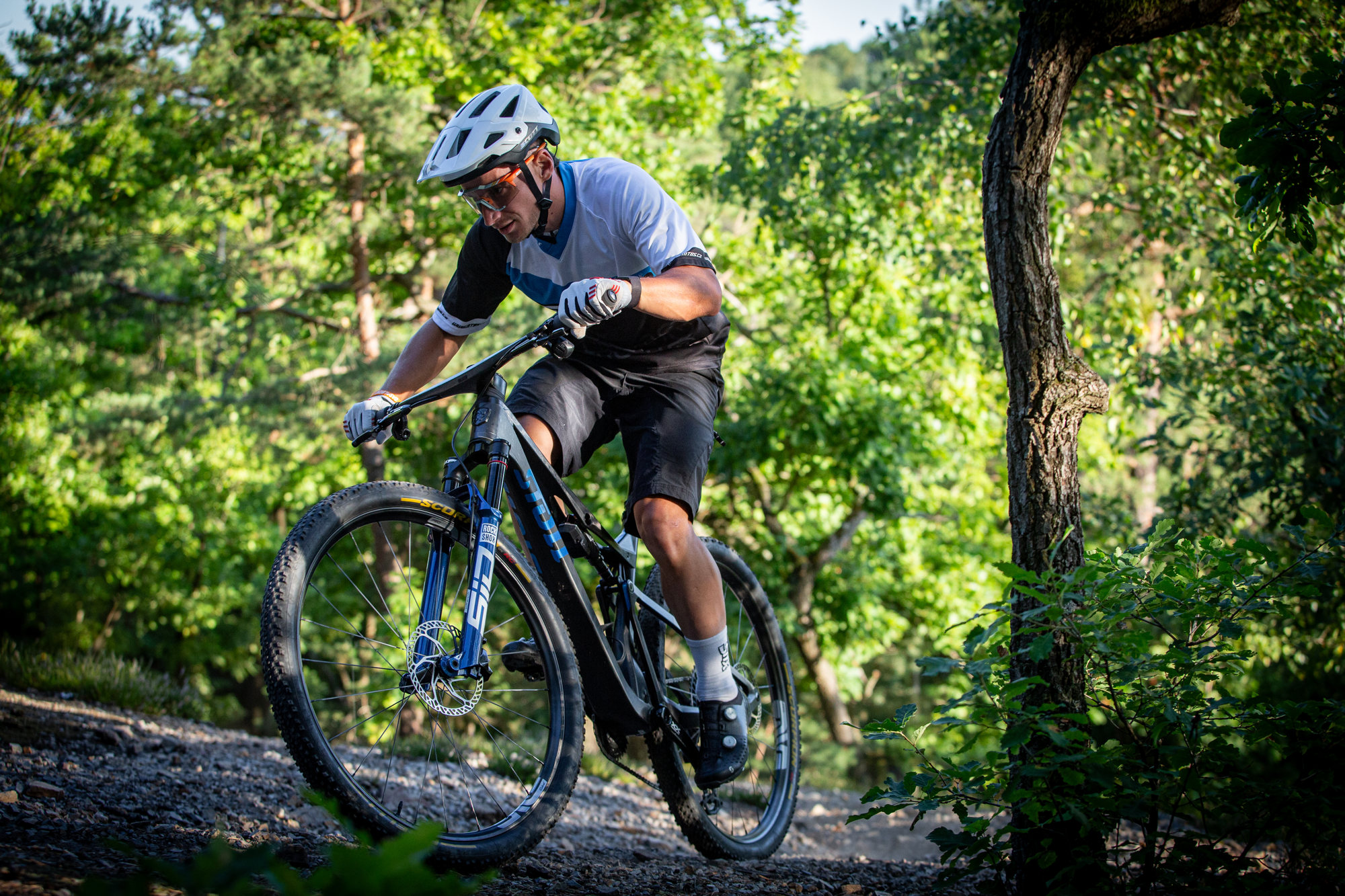 Nový stroj Kristiána Hynka: švýcarský karbonový unikát Stoll M3 SR ...