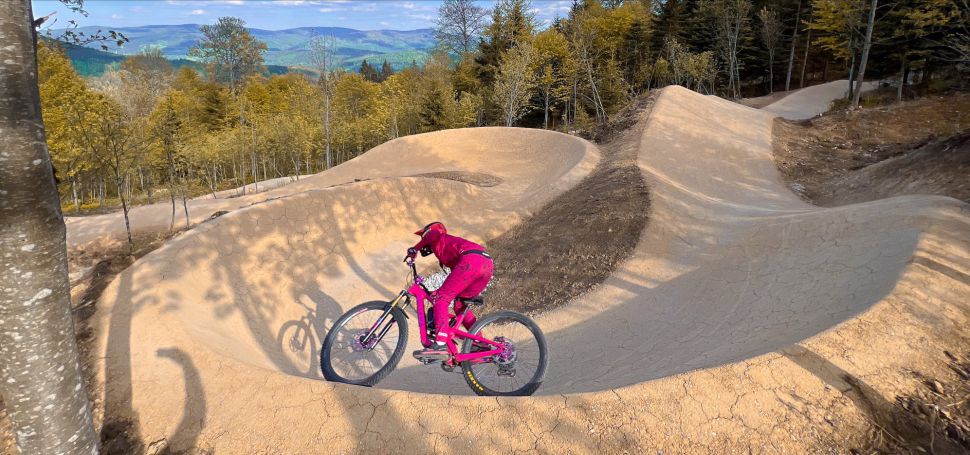 Biketour 2025: Bikepark Arber – zbrusu nové šumavské traily - Ostatní - Články - MTBS.cz